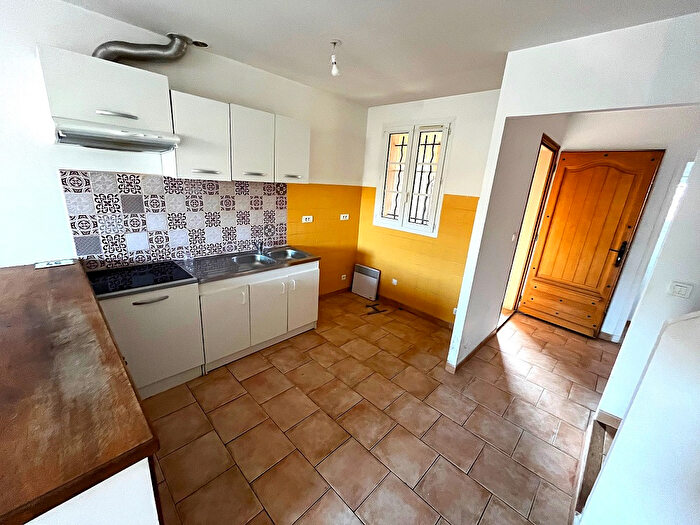 Maison à vendre - Saint-Maximin-la-Sainte-Baume, Centre-ville - 4 pièces - 3 chambres