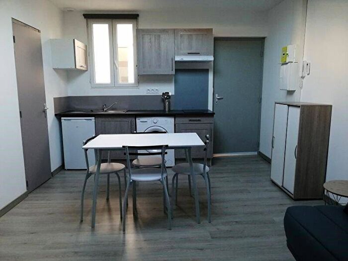 Appartement à louer - Centre Ville, Salon-de-Provence - 1 pièce