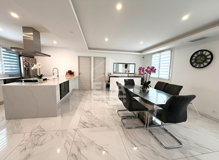 Maison à vendre - Marignane, Pas-de-Lanciers - 6 pièces - 4 chambres