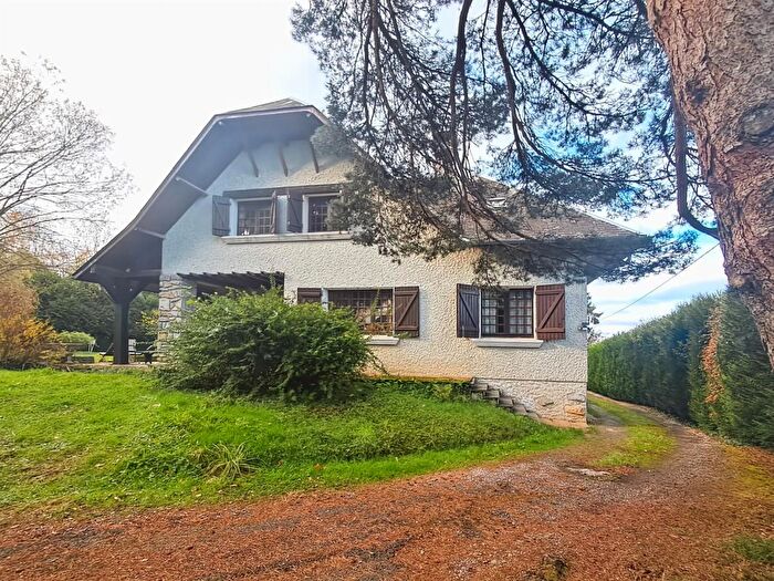 Maison à vendre - Bagnères-de-Bigorre - 11 pièces - 7 chambres