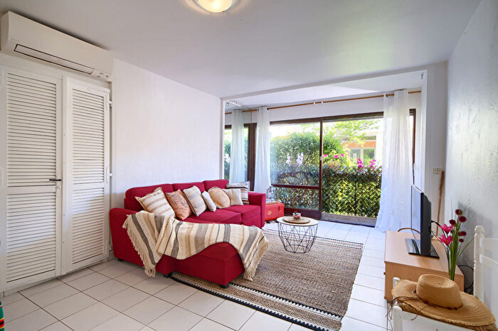 Appartement à vendre - Saint-Raphaël, Centre-ville - 3 pièces - 2 chambres