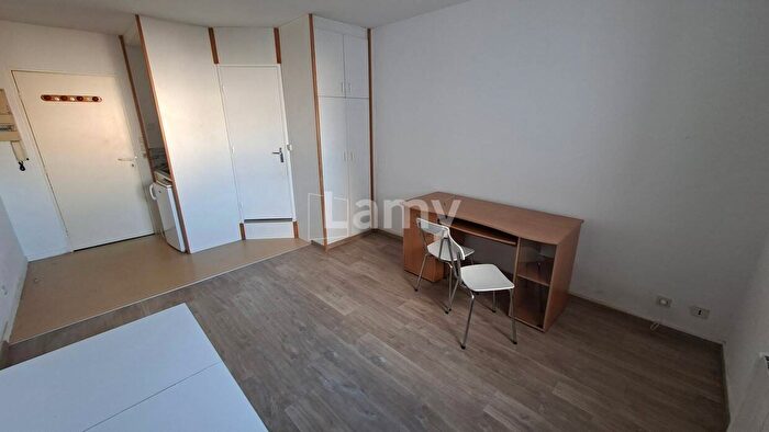 Appartement à louer - Leon Blum-La Raye Dieu, Clermont-Ferrand - 1 pièce