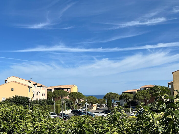 Appartement à vendre - Fleury, Saint-Pierre, Les Cabanes - 3 pièces - 2 chambres