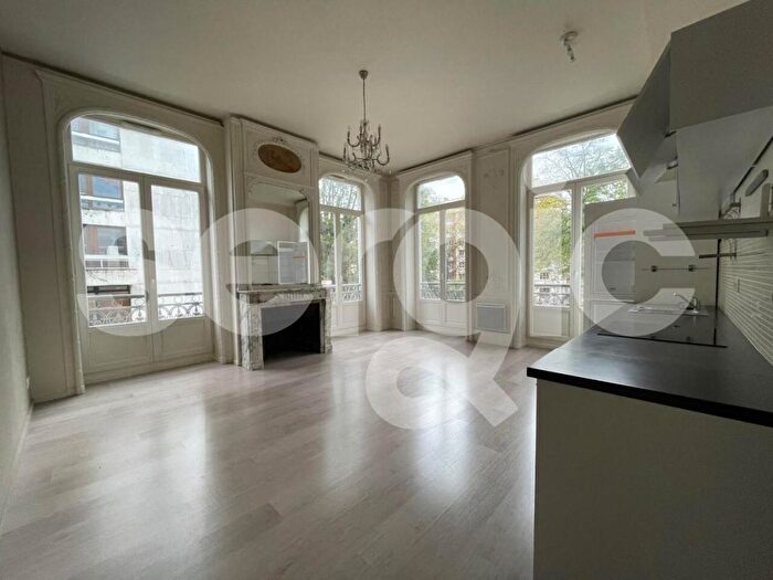 Appartement à louer - Lille, Vieux Lille - 3 pièces - 2 chambres