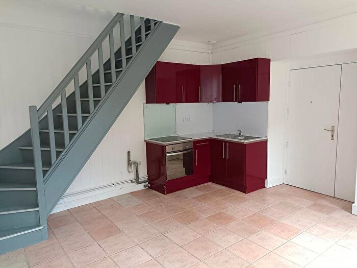Sud, Mamers : Appartement 2 pièces à louer