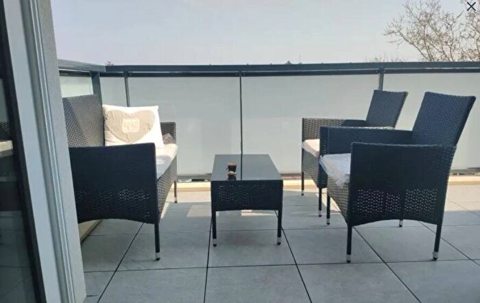 Appartement à louer - Le Village, Vaulx-en-Velin - 2 pièces - 2 chambres