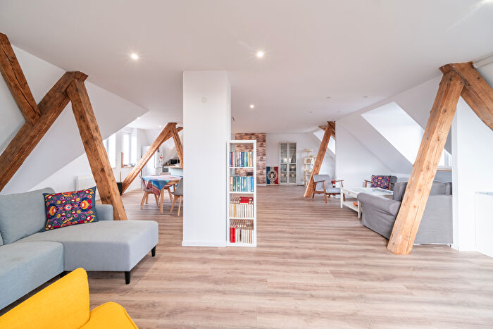 Maison à vendre - Reiningue - 9 pièces - 6 chambres