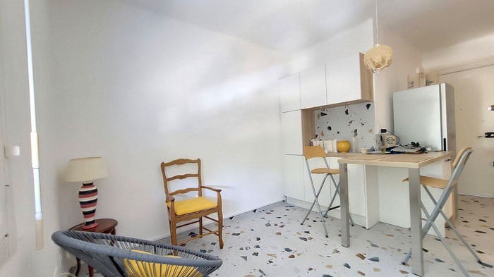 Appartement 2 pièces à Centre Ville-Cavalerie-Hauture, Arles, à louer