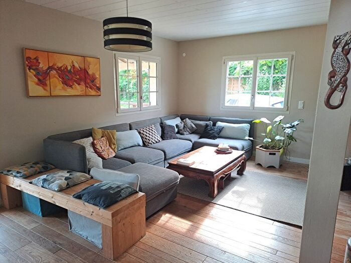 Maison à vendre - Castres-Gironde - 6 pièces - 4 chambres