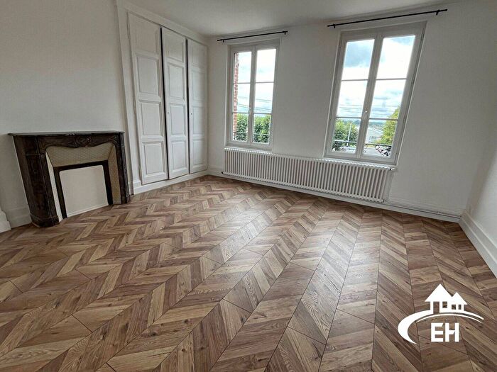 LAigle Est : Appartement 4 pièces à louer