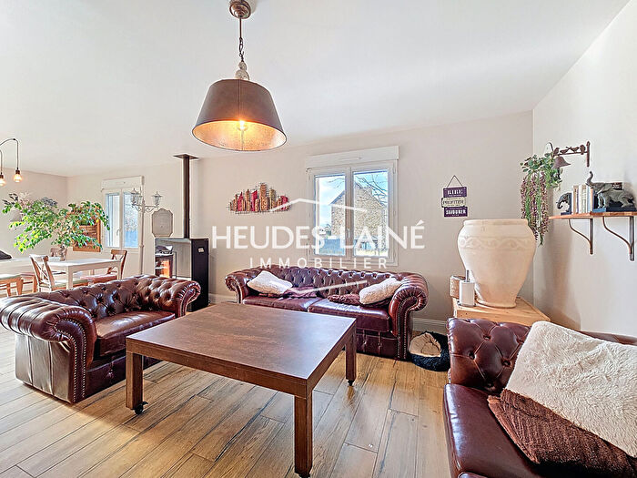 Maison à vendre - Isigny-le-Buat - 5 pièces - 4 chambres