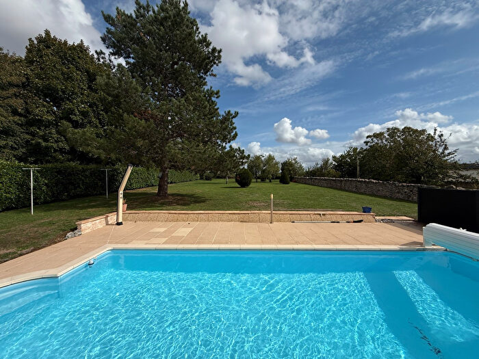 Maison à vendre - Benet - 5 pièces - 4 chambres