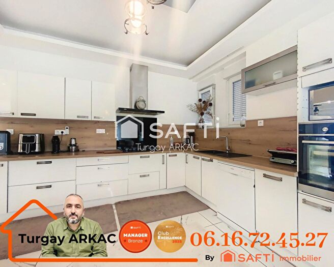 Maison à vendre - Les Abrets - 8 pièces - 7 chambres