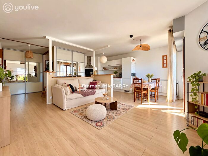 Rezé, Pont Rousseau : Appartement 4 pièces à vendre