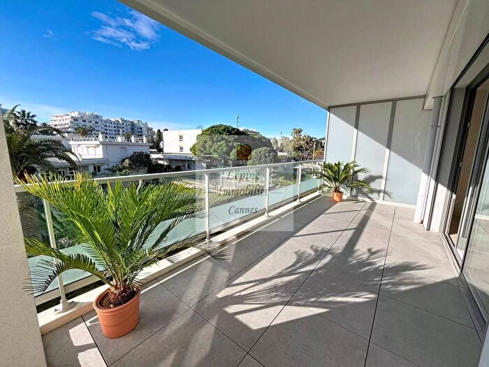 Appartement à louer - Pointe Croisette, Cannes - 2 pièces - 1 chambre