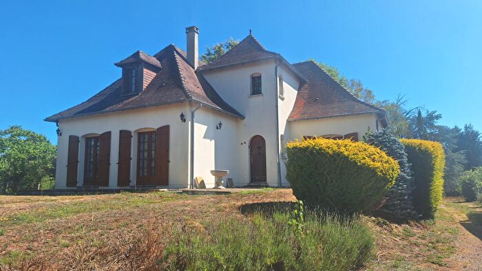 Piégut-Pluviers : Maison 6 pièces à vendre