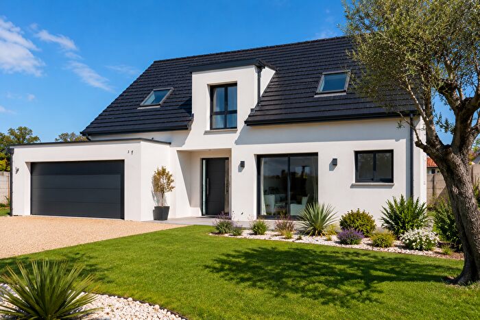 Maison 6 pièces à Étaimpuis, à vendre