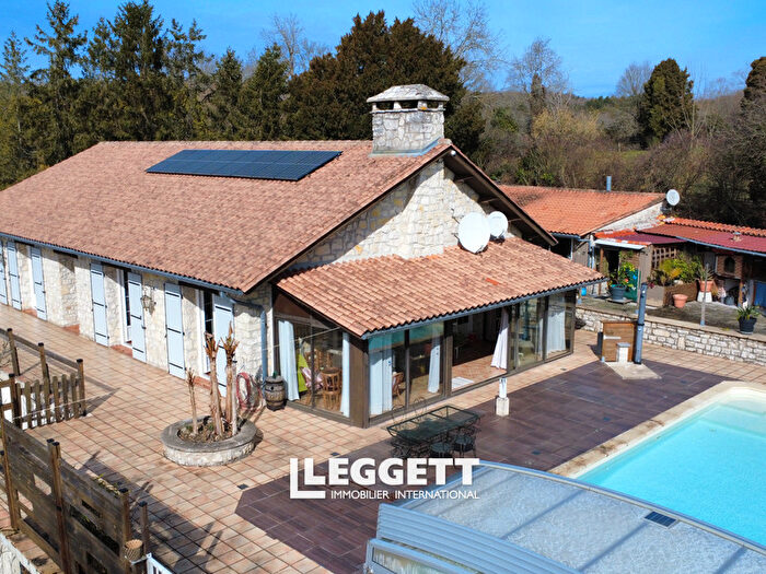 Maison à vendre - Torsac - 9 pièces - 5 chambres