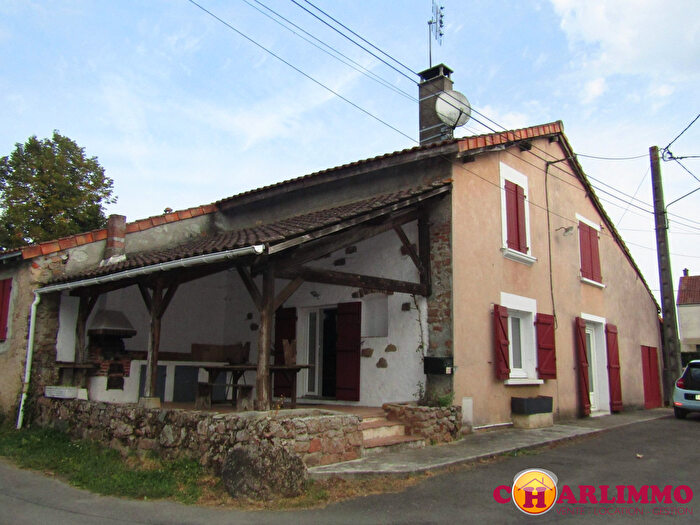 Maison à vendre - Exideuil - 5 pièces - 3 chambres