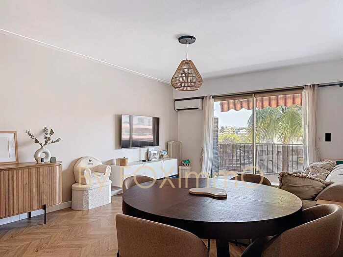 Appartement à vendre - Cagnes-sur-Mer, La Gare, Les Plans, Hippodrome - 3 pièces - 2 chambres