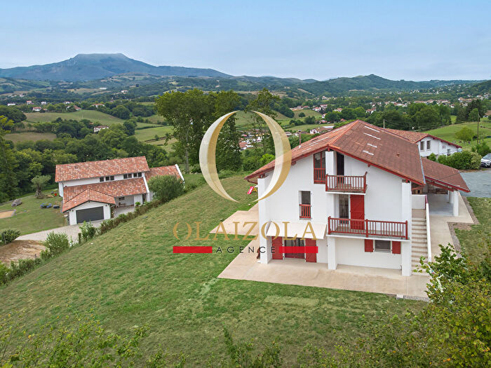 Maison 9 pièces à vendre - Saint-Pée-sur-Nivelle