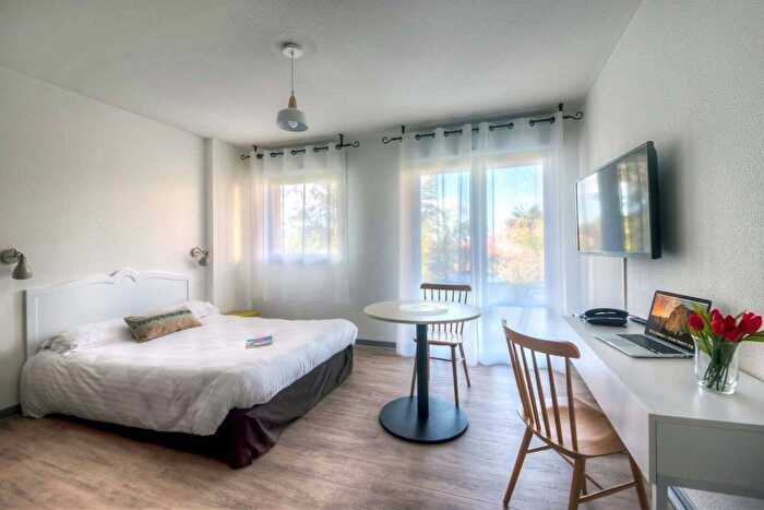 Appartement à louer - Ville Haute, Évian-les-Bains - 3 pièces - 1 chambre