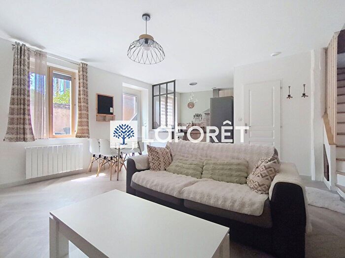 Est, Miribel : Appartement 3 pièces à louer