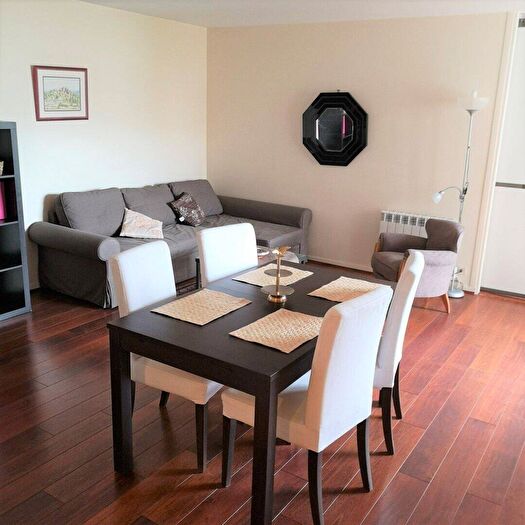 Appartement à louer - Reine-Mairie, Boulogne-Billancourt - 2 pièces - 1 chambre