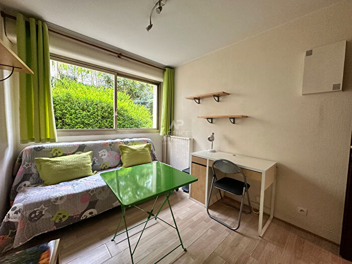 Appartement à louer - Saint-Germain-en-Laye, Hennemont - 1 pièce