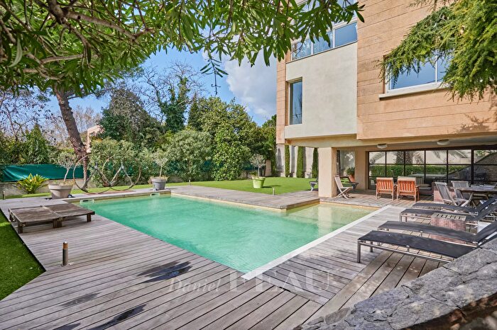 Maison à vendre - Marseille e , La Plage - 9 pièces - 6 chambres