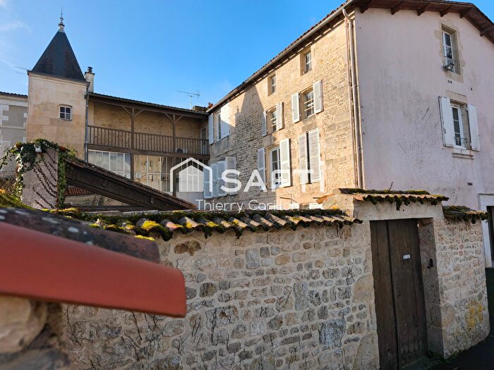 Maison à vendre - Saint-Maixent-lécole - 14 pièces - 7 chambres