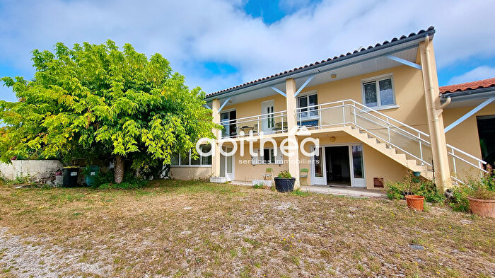 Maison à vendre - Mortagne-sur-Gironde - 7 pièces - 4 chambres