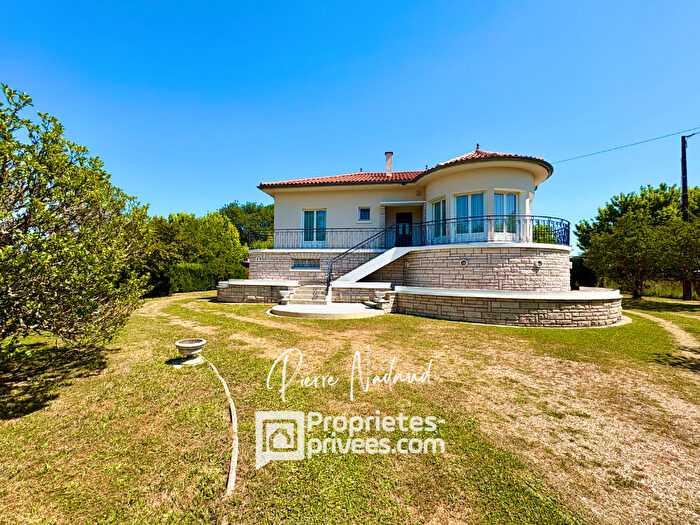 Maison 6 pièces à vendre à Les Églisottes-et-Chalaures