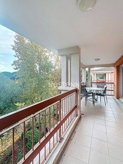 Appartement à louer - Cannes Marina-La Roubine, Mandelieu la Napoule - 3 pièces - 2 chambres