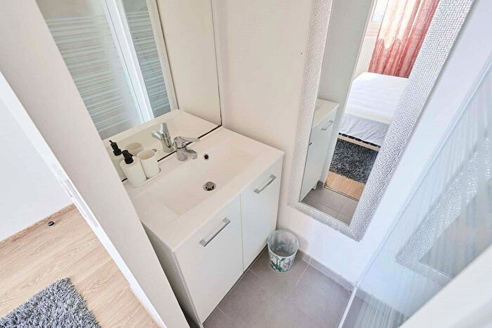 Clairmarais-Charles Arnould, Reims : Appartement 1 pièce à louer
