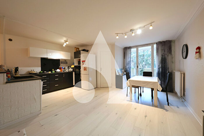 Appartement à vendre - Corbeil-Essonnes, Centre-ville - 4 pièces - 3 chambres