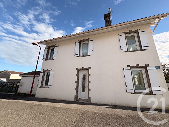 Maison à vendre - Puyoô - 5 pièces - 4 chambres