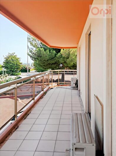 Saint-Laurent-du-Var, Bord de Mer, Port de Plaisance : Appartement 2 pièces à vendre