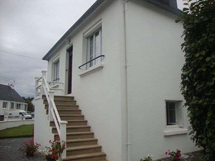 Maison à louer - Maël-Carhaix - 4 pièces - 3 chambres