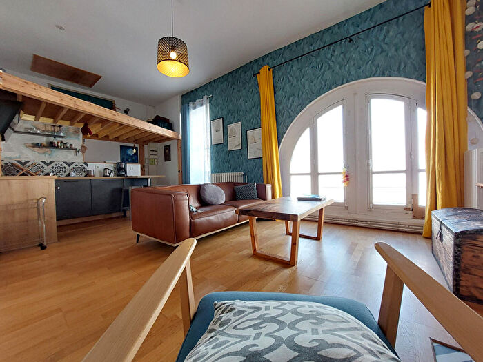 Appartement à vendre - Rochefort, Centre-ville - 2 pièces - 1 chambre