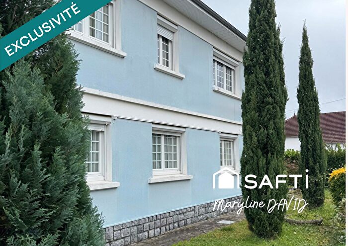 Maison à vendre - Oloron-Sainte-Marie - 9 pièces - 5 chambres