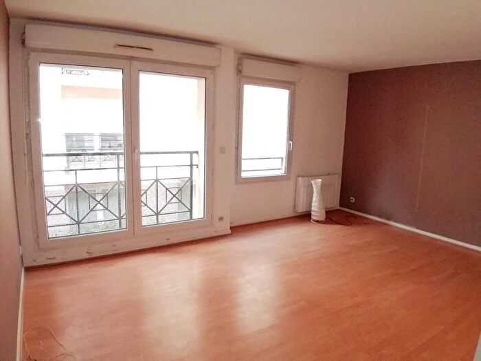 Centre Ville, Clichy : Appartement 2 pièces à louer