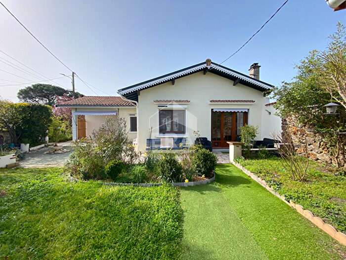 Maison à vendre - Gujan-Mestras, Mestras - 5 pièces - 4 chambres