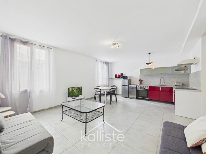 Appartement à louer - Ajaccio, Citadelle - 2 pièces - 1 chambre