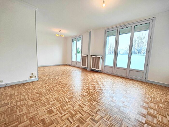 Appartement à louer - Patton Nord Est, Melun - 3 pièces - 2 chambres