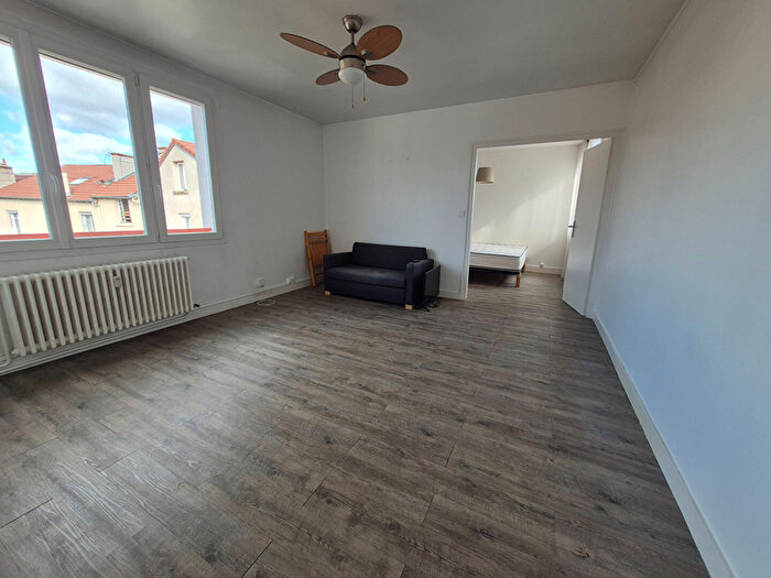 Appartement à louer - Saint-Étienne, La Terrasse, Bel Air, Bergson, Carnot - 2 pièces - 1 chambre