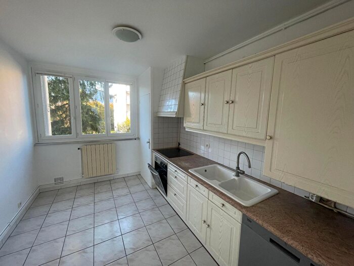 Appartement à louer - Saint-Martin-dHères, Romain Rolland - 3 pièces - 2 chambres