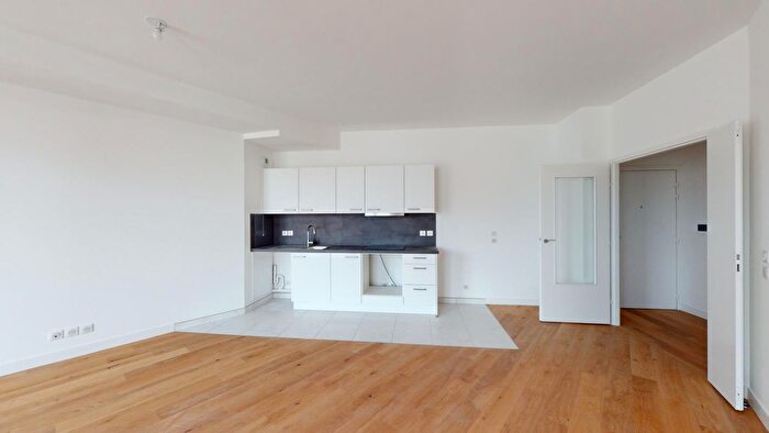 Saint-Ouen, Centre-ville : Appartement 5 pièces à louer