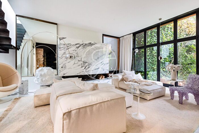 Appartement à vendre - Paris e , Montmartre, Sacré Coeur, Abbesses - 5 pièces - 2 chambres