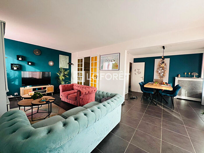 Appartement à vendre - Saint-Ouen-lAumône, Centre-ville, Prairie - 5 pièces - 3 chambres